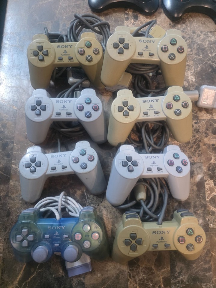 Huge Video Game System Lot : NES, Sega Saturn, Gamecube , Genesis, Wii ...