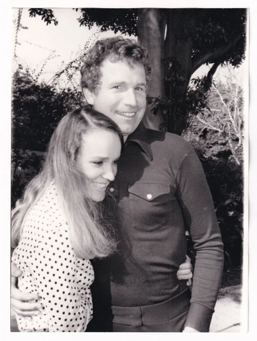 Wayne Rogers And Wife