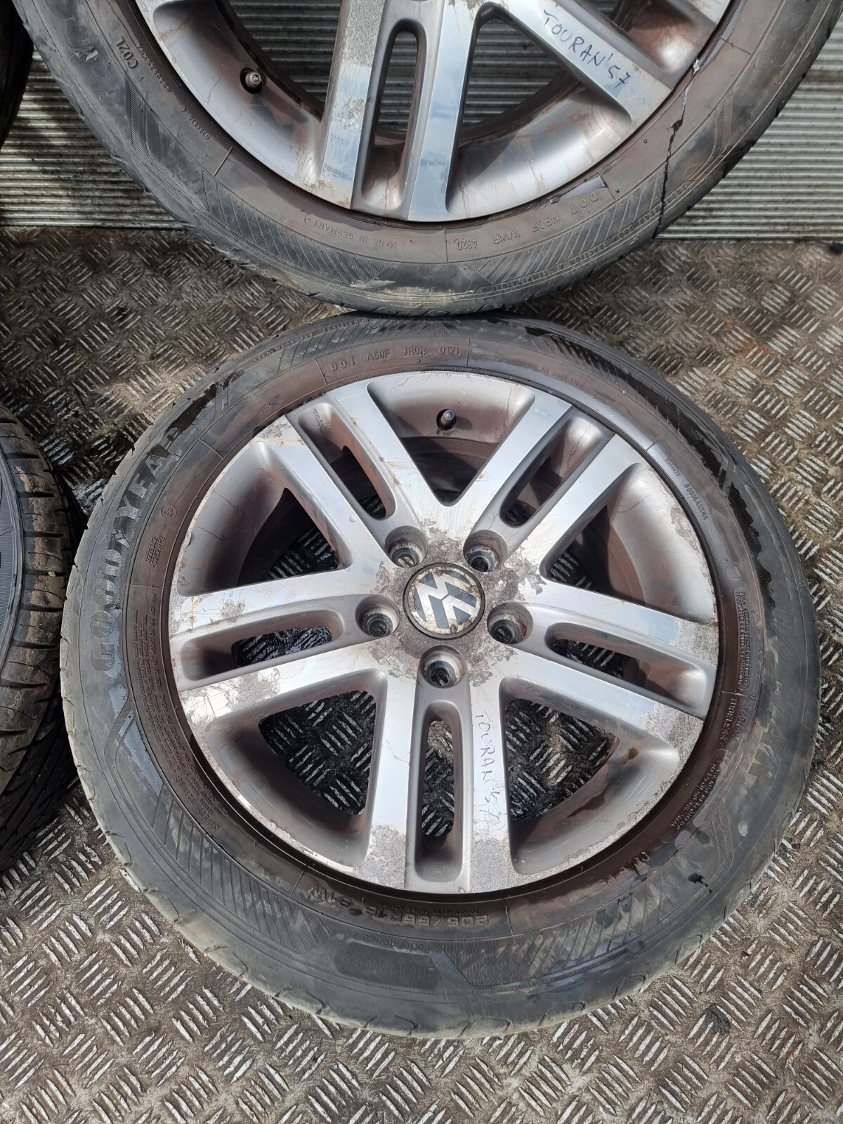 VW TOURAN 2007 ALLOY WHEELS 6.5Jx16H2 ET50 SET OF 4 WITH TYRES 205/55 ...