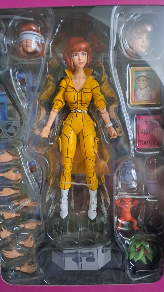 NECA Teenage Mutant Ninja Turtles April O'Neil Mutant Interest Story ...