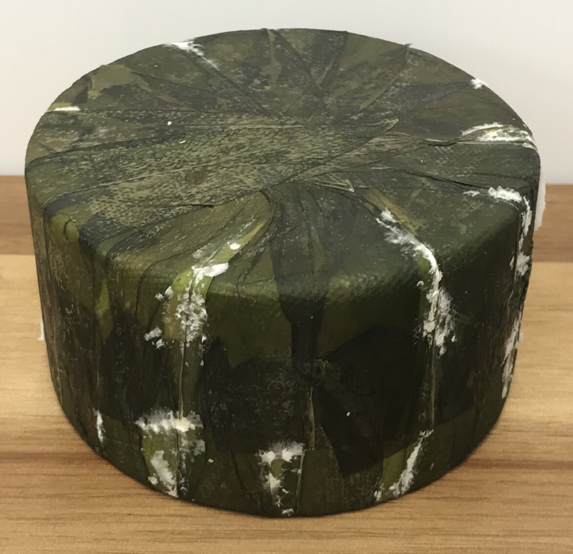 Cornish Yarg Wild Garlic Cheese 1.8kg Whole Round Wild Garlic Covered ...