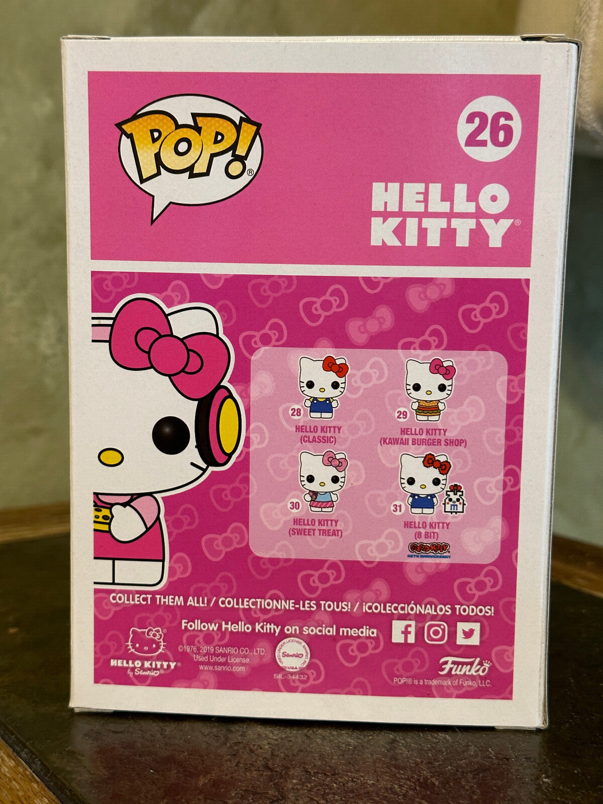 Funko Pop! Vinyl: Sanrio - Hello Kitty (Gamer) - GameStop (Exclusive ...