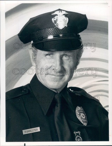 1975 Press Photo Lloyd Bridges as Policeman Joe Forrester 1970s TV | eBay