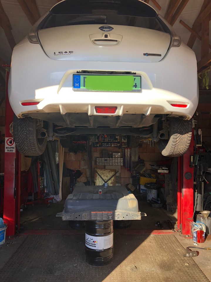 Nissan Leaf 62kwh battery swap / upgrade, including battery, drive in ...