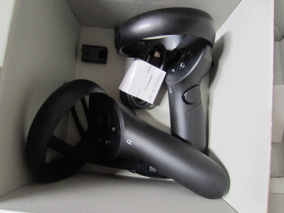NEW HTC Vive XR Elite Virtual Reality Headset with Deluxe Pack w/ VR ...