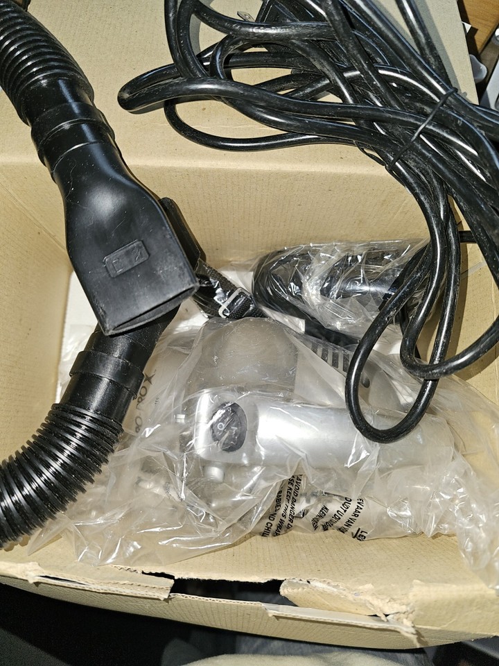 Euro-Pro X Shark Turbo Hand Held Vacuum Cleaner Model EP033 700W ...