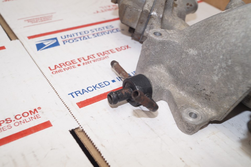 1999 Ford F150 5.4L 2V Triton SOHC Throttle Body Elbow Assembly V8 ...