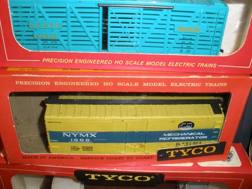 Lot of 9 TYCO Red Box Train Cars in Boxes | eBay