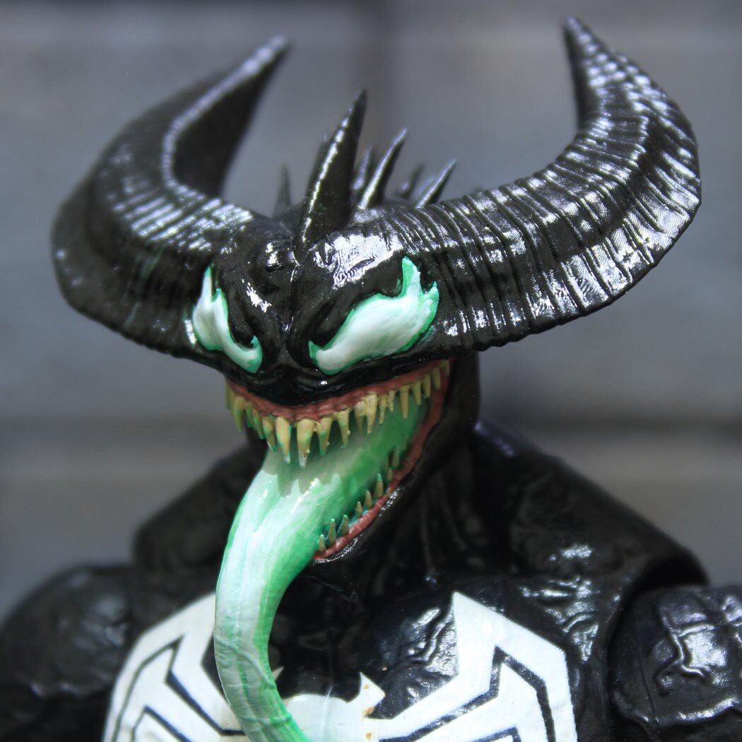 Midnight Suns Venom Gifts
