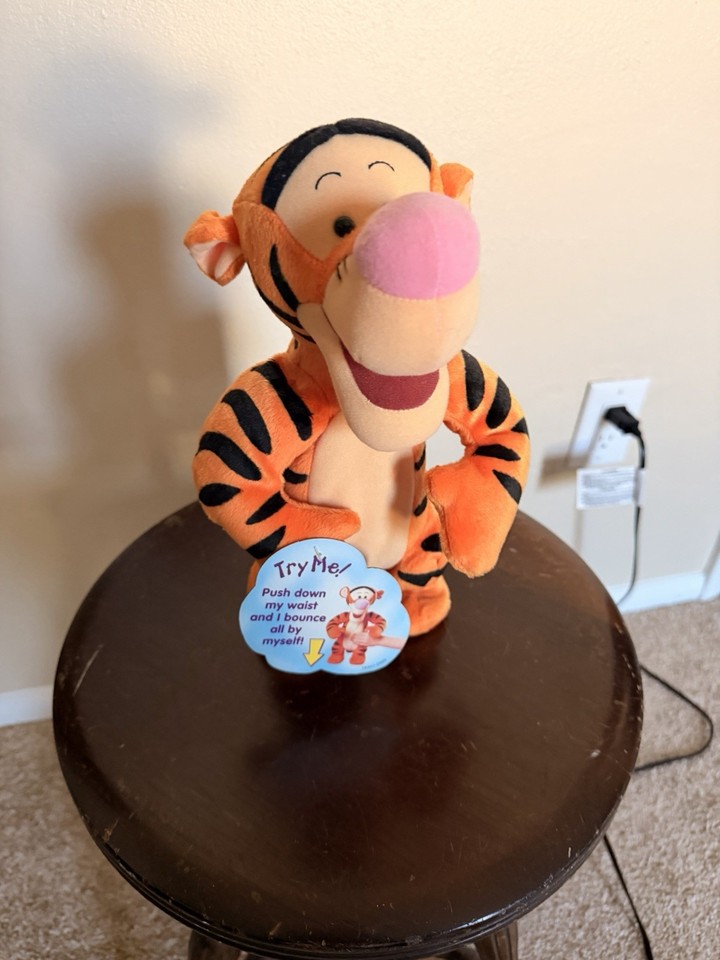 🔥 Disney Tigger Interactive Plush-Laughing-Bouncing-Disney Store-Try Me ...