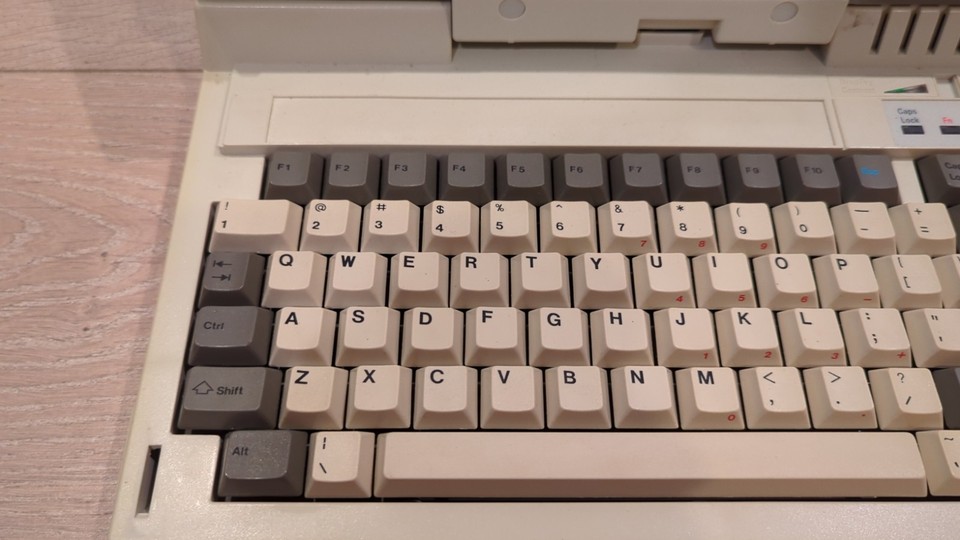 Bondwell B200 Vintage Ultraportable Computer Intel 80C88 8MHz 640kB ...