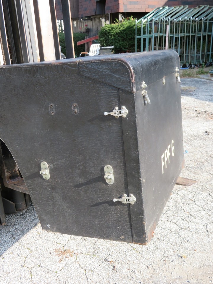 ANTIQUE TRUNK ~ ROLLS ROYCE LUGGAGE TRUNK ~ DESIGNER SUITCASE ~ ART ...