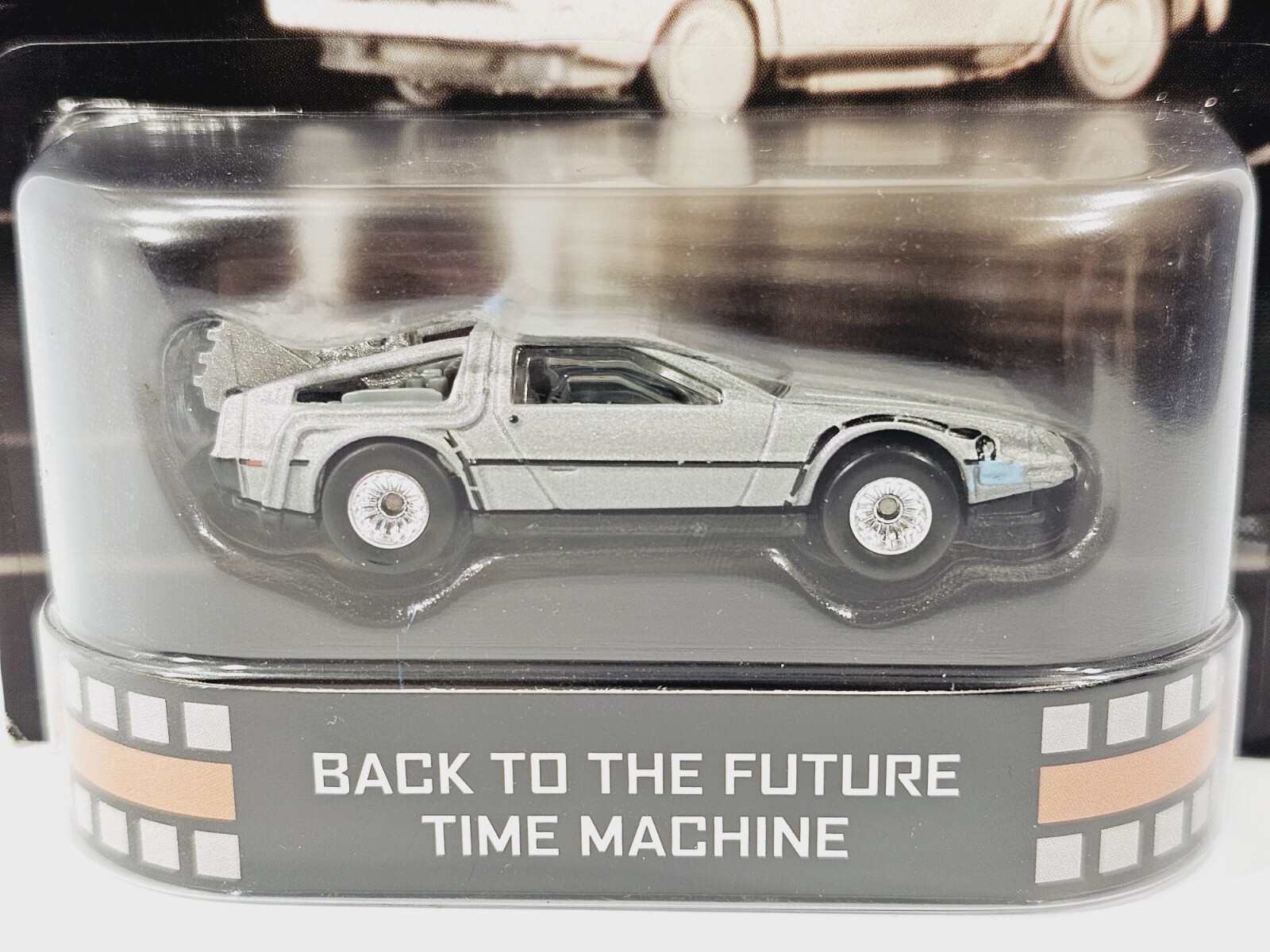 2012 Hot Wheels Retro Entertainment Back To The Future Time Machine Delorean