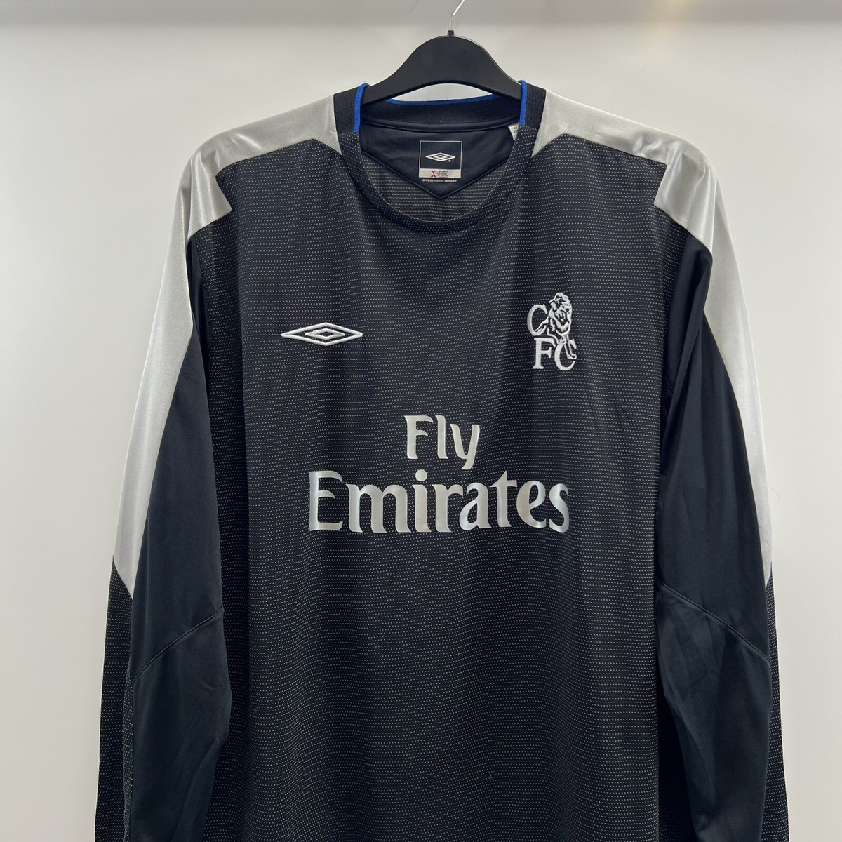 Chelsea Champions 05 L/S Away Football Shirt 2004/05 Adults Chelsea Champions 05 L/S Away Football Shirt 2004/05 Adults