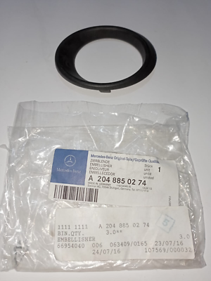 Mercedes-Benz (204-885-02-74) Embellisher W204 | eBay
