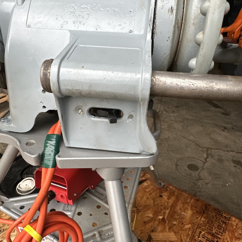 Ridgid 300 Pipe Threader 1/2"-2" Threading Machine 2 Dies Tripod ...