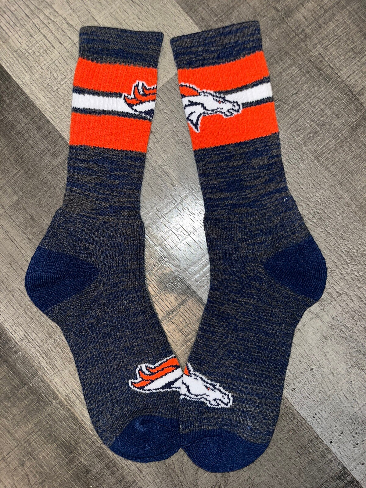 DENVER BRONCOS NFL FOOTBALL TEAM LOGO FIRST STRING CREW LENGTH SOCKS ...