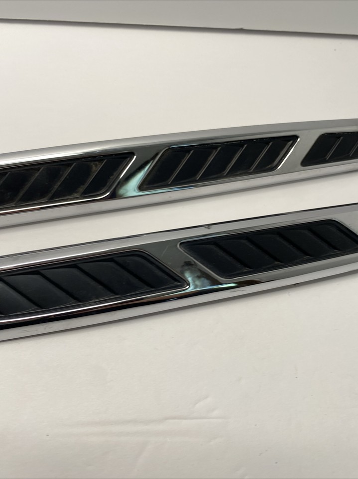 2008-2012 Buick Enclave Front Hood Vent Left Right Trim Molding OEM ...