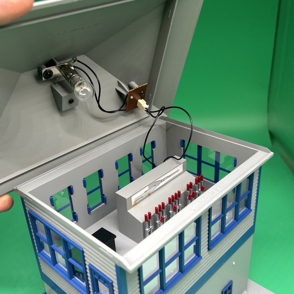 MTH Rail King Building Switch Tower Grey With Blue Time Item No. 30 ...