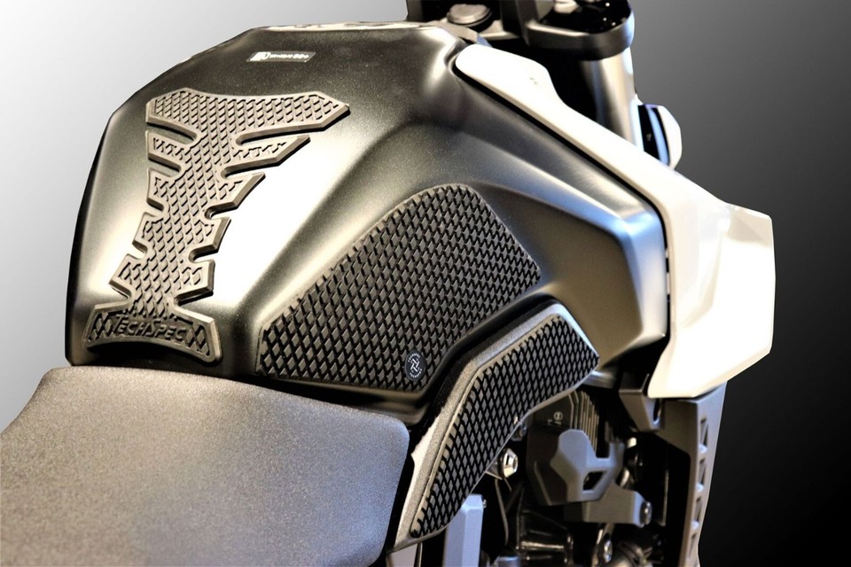 TechSpec Suzuki GSX-8S / GSX-8R 2023-2024 SnakeSkin Tank Grips w/Free ...