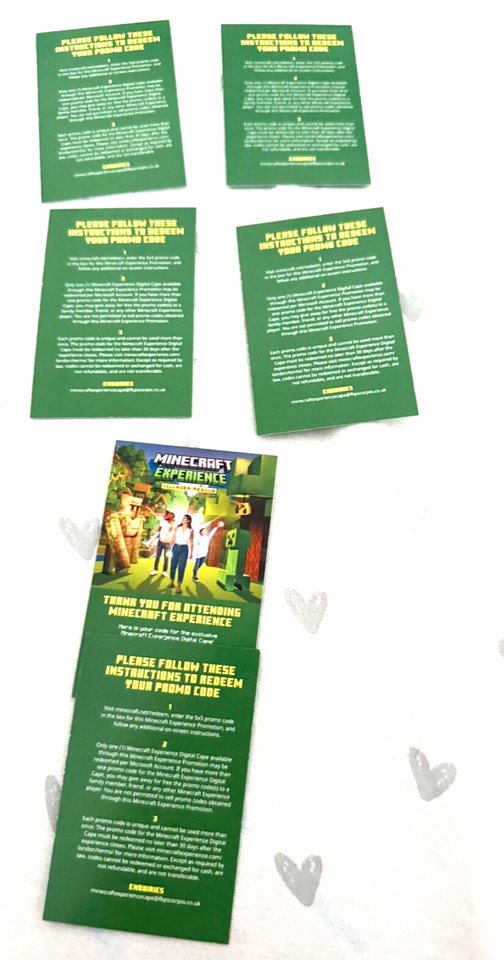 🕹️Minecraft Experience London Villager Rescue Cape [RARE] Official ...