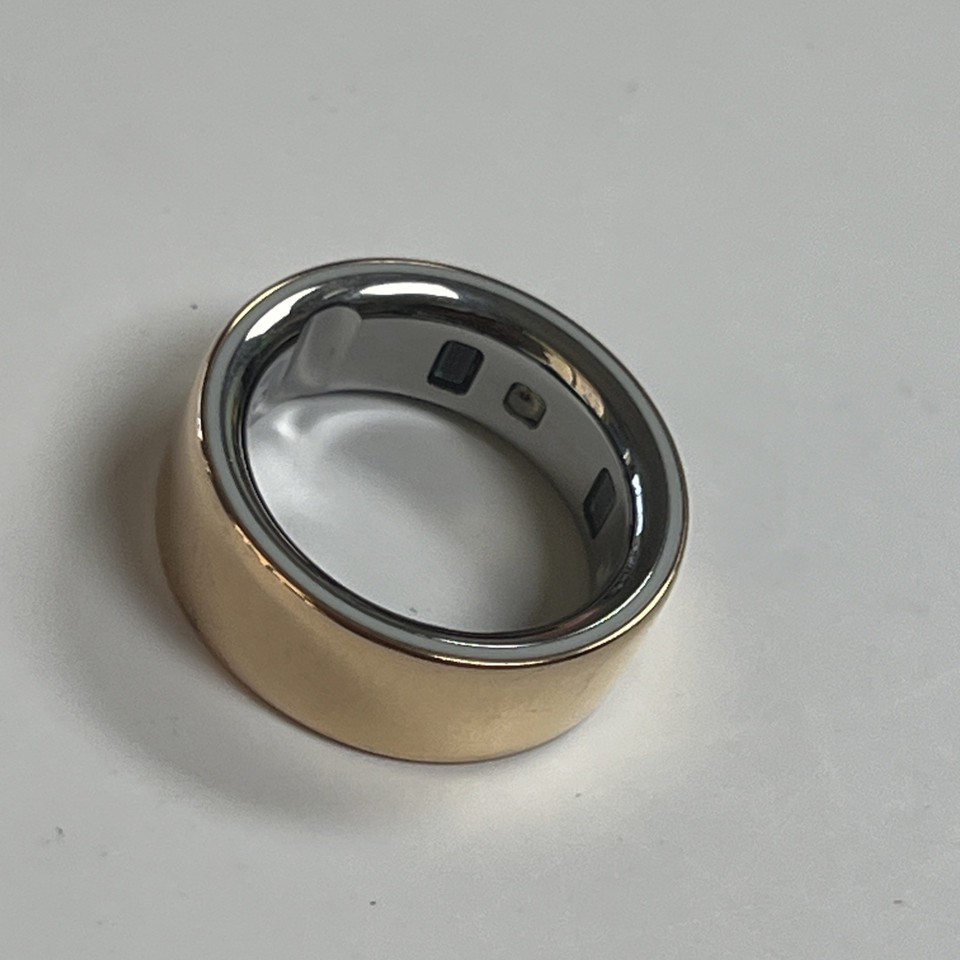 Oura Ring Gen 4 Size 8 Color Gold - No Charger. | eBay