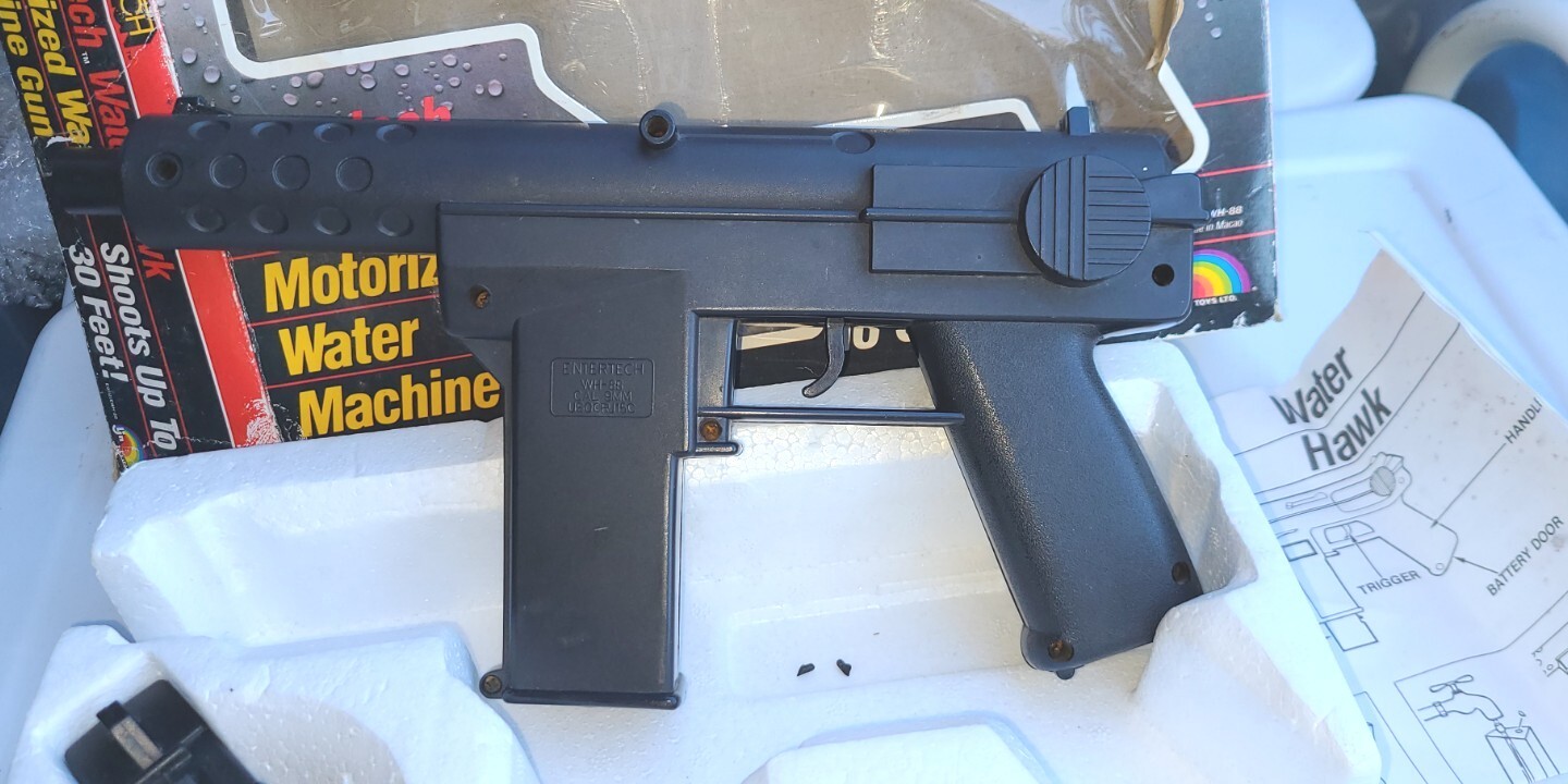 Vintage Entertech Water Hawk Motorized Water Machine Gun 1987 W/ Box ...