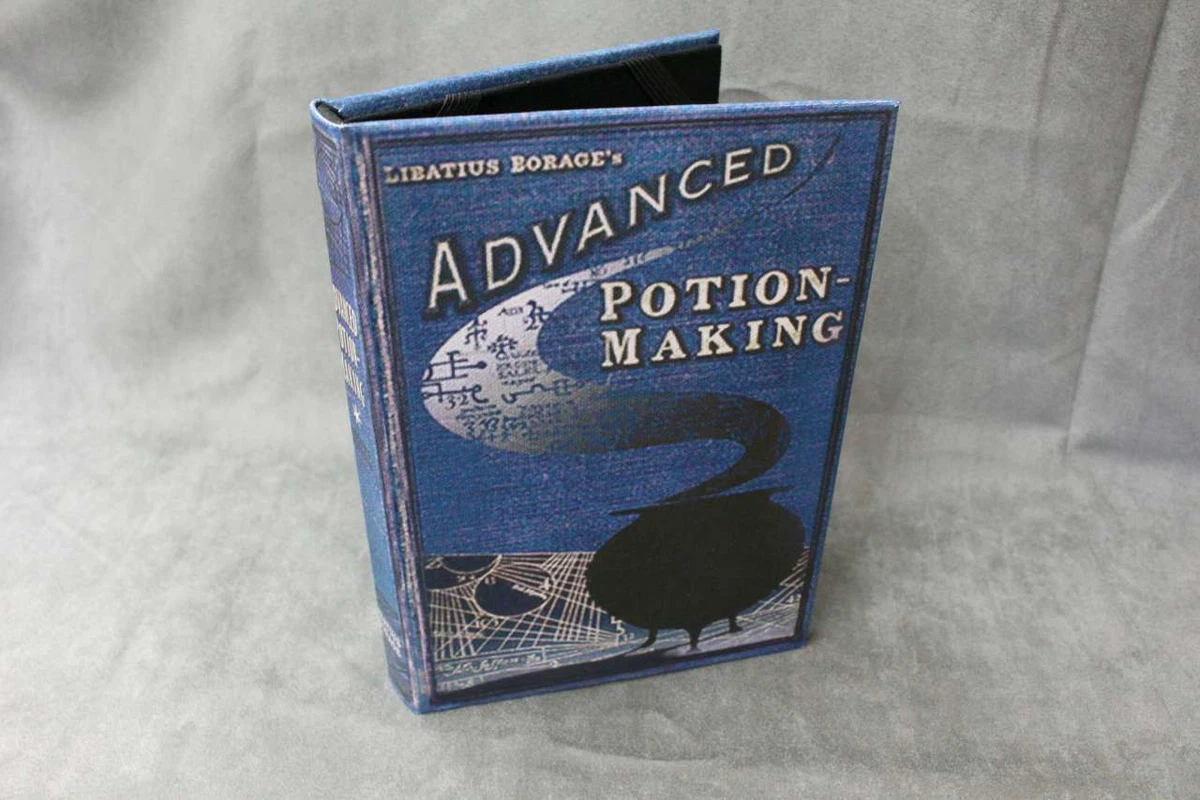 Advanced Potion Making Replica