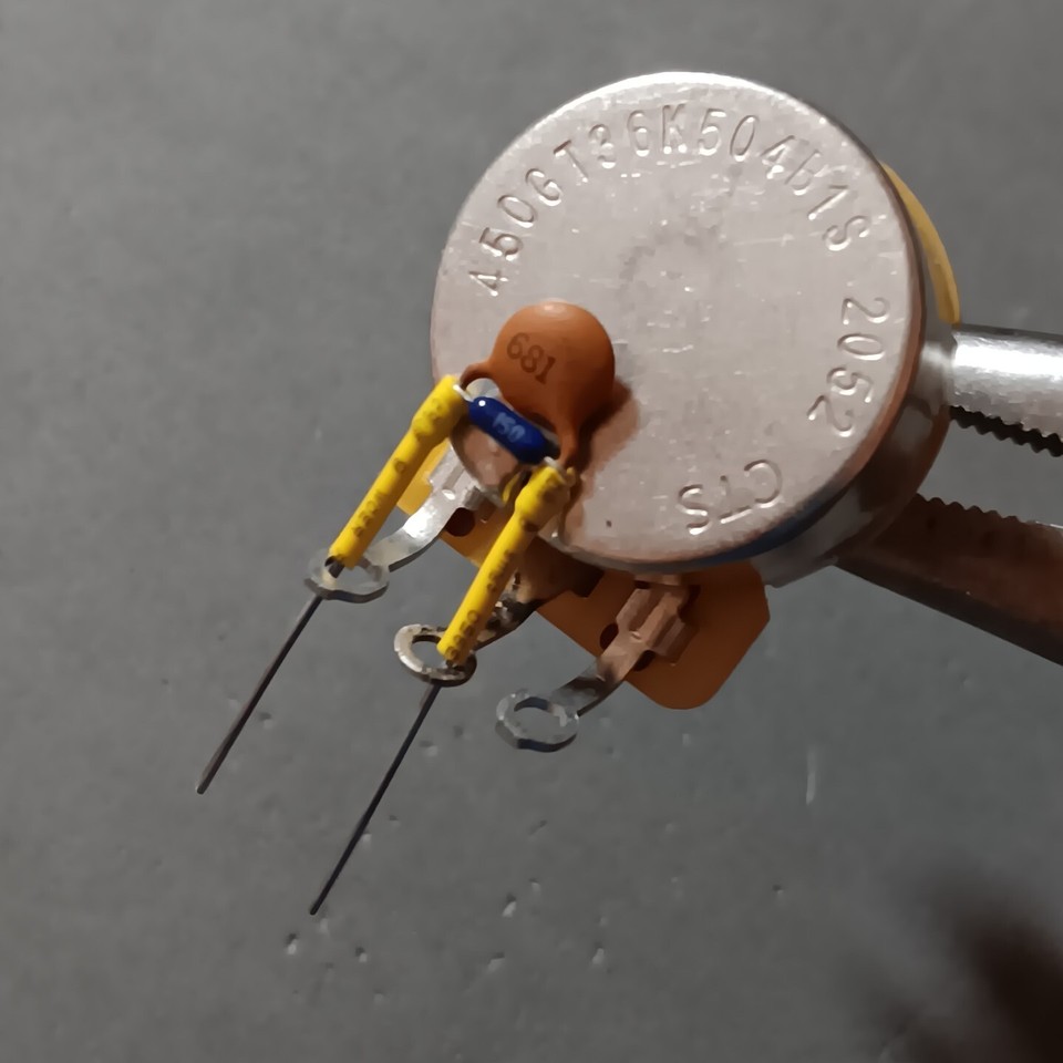 TREBLE BLEED "1019J" 680pF Vintage Ceramic Mini cap, 150K DALE BLUE ...