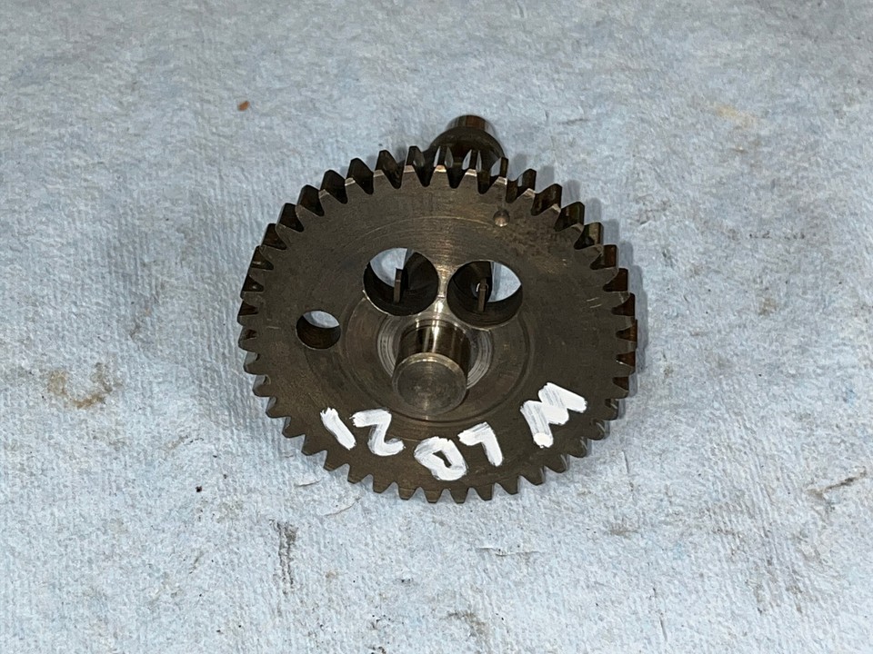 White Lawn Boss 21 Inch Mower Briggs and Stratton Max Camshaft 395856 ...