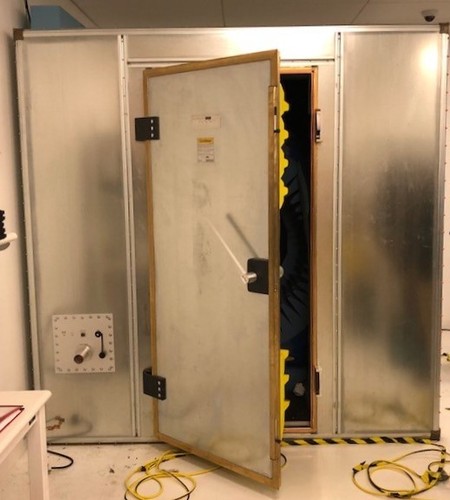 EMC Shielded Enclosure w/ Satimo StarLab 6 E Antenna Analyzer E5071C ...