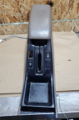 96-02 TOYOTA 4RUNNER LIMITED CENTER CONSOLE ARM REST STORAGE CUBBY REAR ...