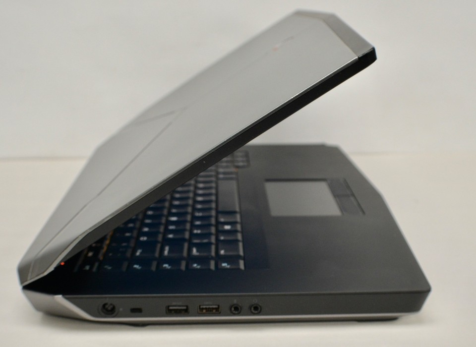 Alienware 17 R2 - GTX 980M, i7-6700HQ, 1TB HDD 16GB RAM | eBay