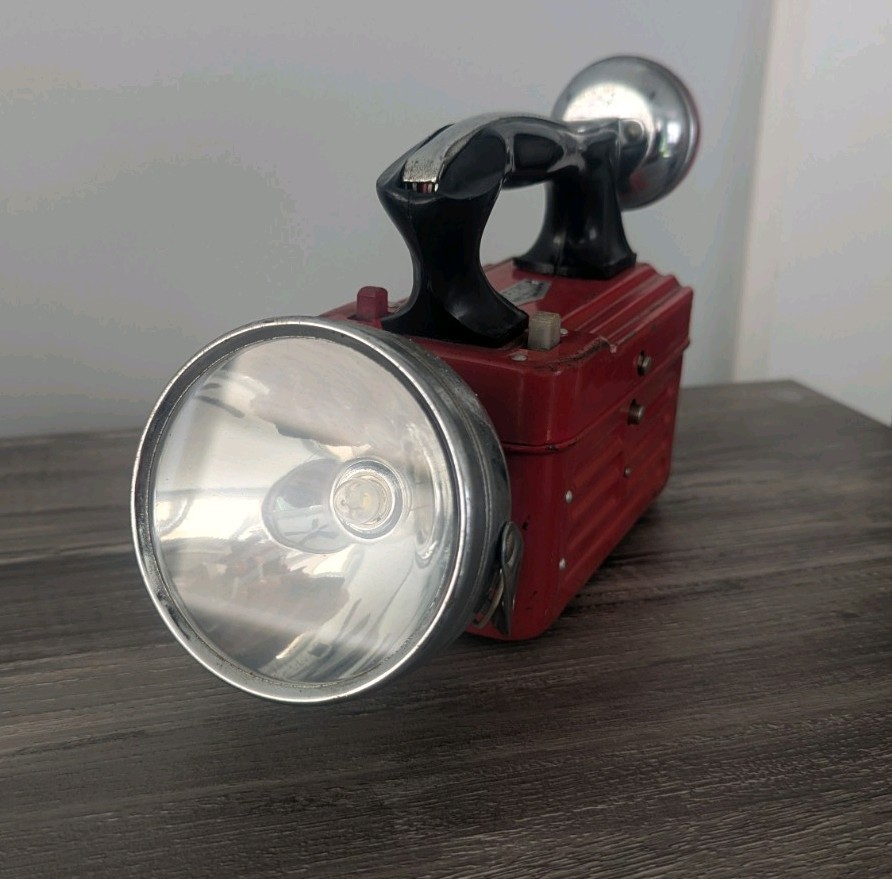 Vintage Ash Flash Flashlight With Emergency Beacon *Untested* Camping ...