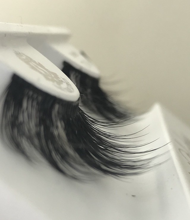 IZZI 3D LASHES LIGHT & SOFT AS A FEATHER LUXURY 3D LASHES #711M HUMAN ...