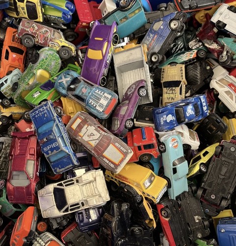 Huge lot 140 Used Matchbox Hot Wheels & Mixed Brands Toy Cars Trucks ...