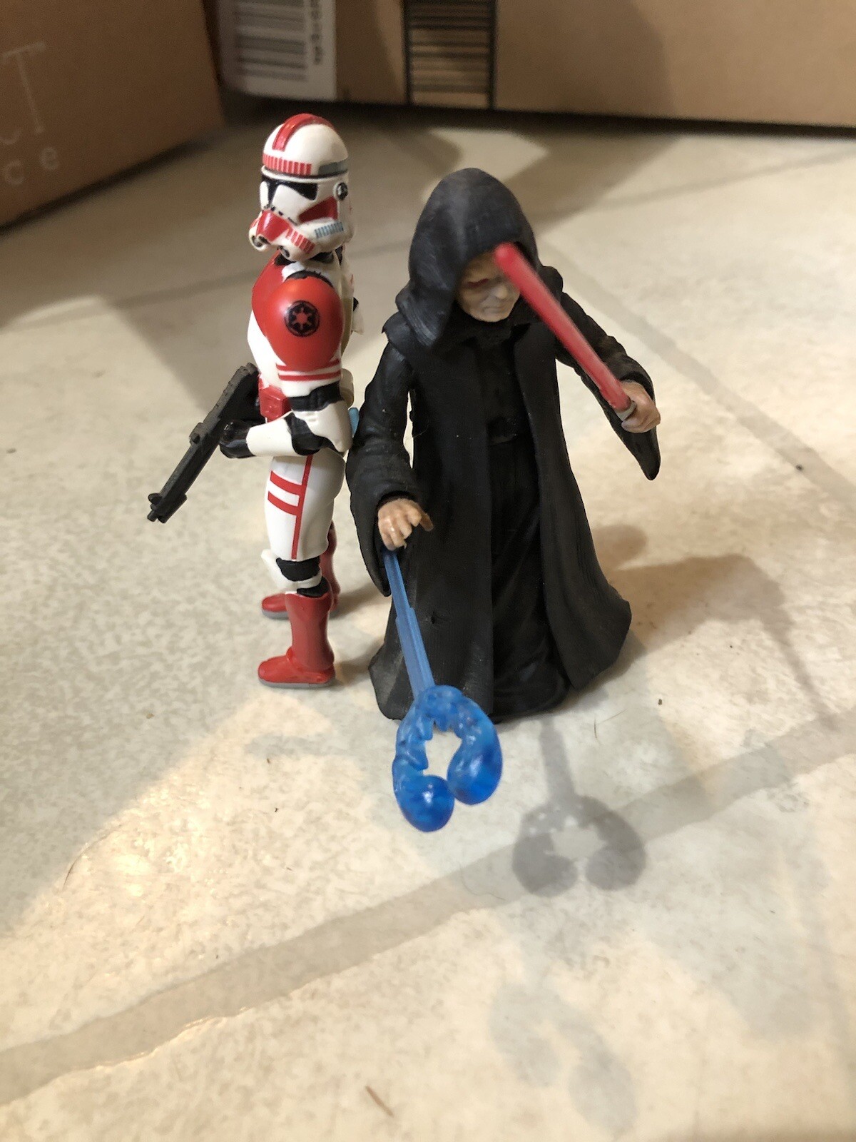 Star Wars SHOCK TROOPER Quick Draw Action ROTS #6 + Saga Emperor lot 3. ...