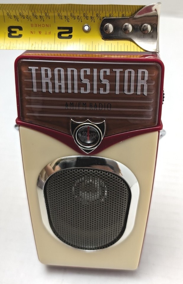 Classic Collection NORTHPOINT 1960 Retro Style AM/FM Transistor Radio w ...