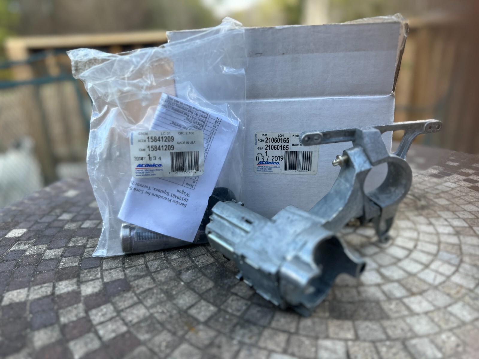 AC Delco Ignition Lock Cylinder and Ignition Lock Housing for Saturn ...