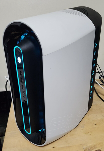 Alienware AURORA R11, i9-10900F, 32GB RAM, RTX 3090, 250GB m.2 SSD +1TB ...