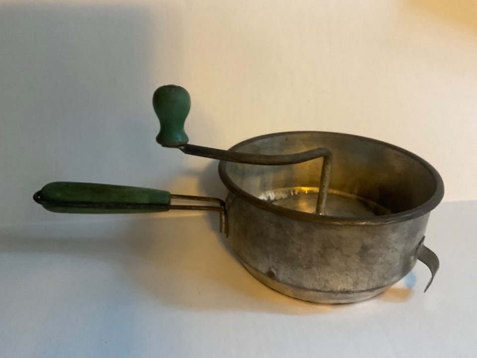 Vintage Foley Green Wood Handled Metal Tin Kitchen Utensil Flour Sifter ...