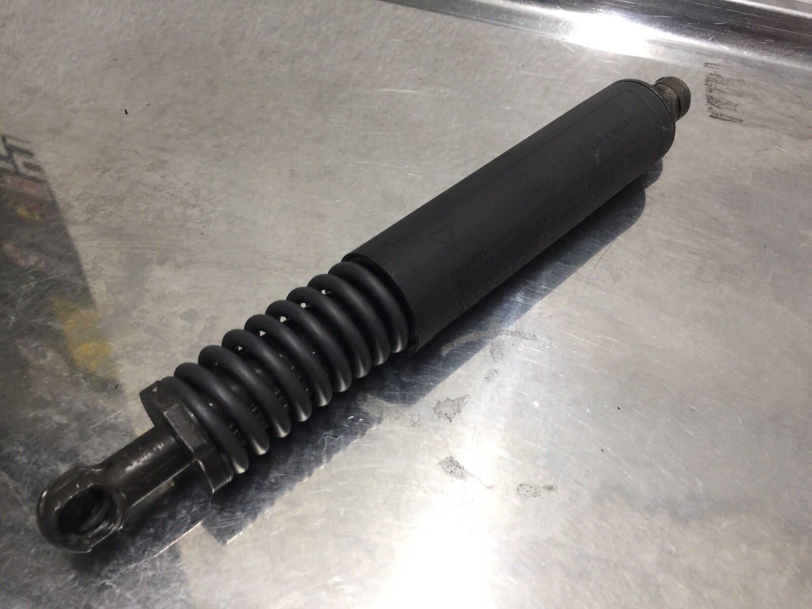 GENUINE OEM 2003-2010 PORSCHE CAYENNE Hatch Strut Shock 7L5 827 550 D ...