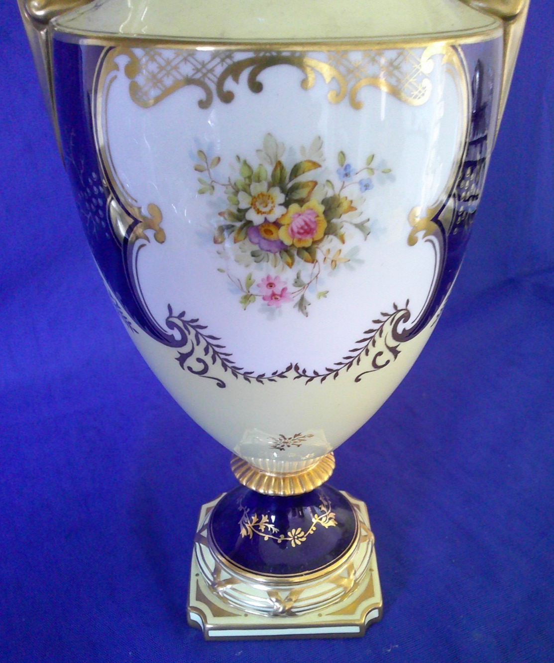 20th Century Coalport 2 Handled Vase & Cover Ornately Decorated With ...