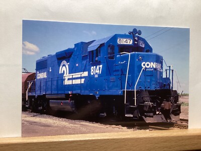 Conrail GP38-2 #8147: (Produced by EMD 1972-1980) - 3 1/2”x 5 1/2 ...