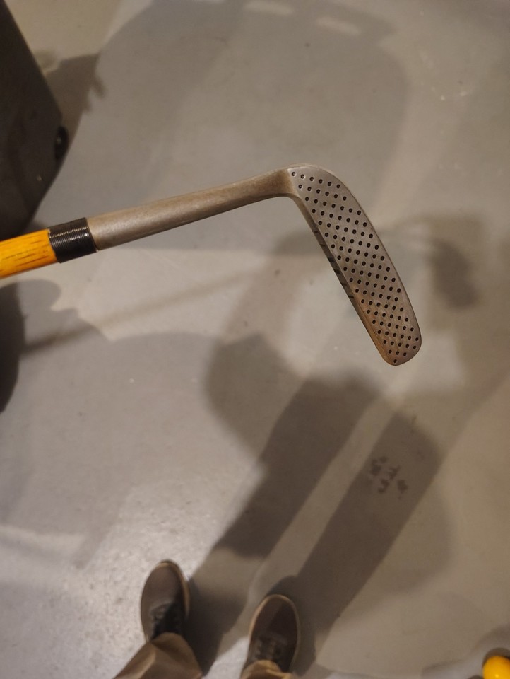 Right Hand 35-in Callaway 'Little Poison-1' Hickory Stick Paul Runyan ...