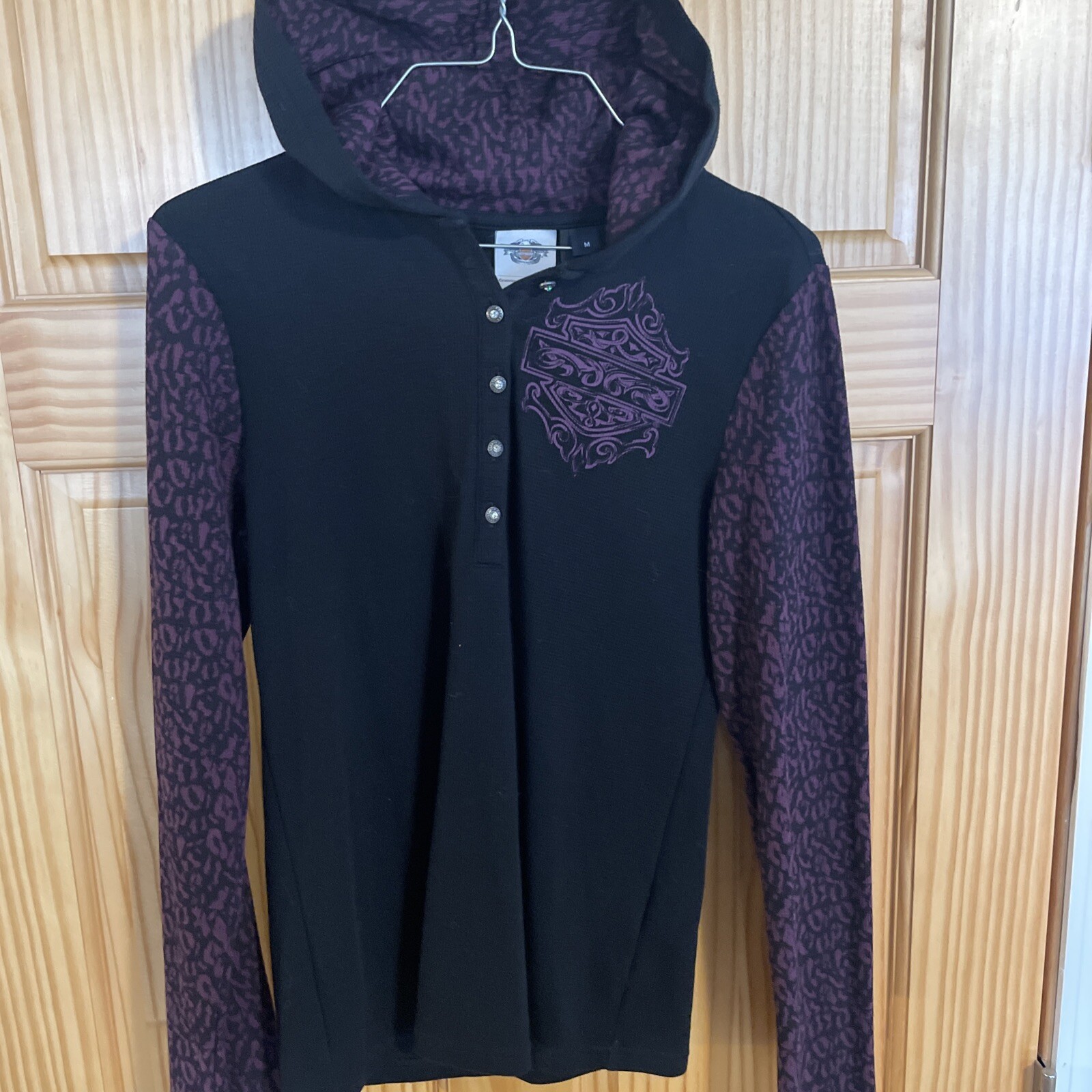 HARLEY DAVIDSON WOMENS ANIMAL PRINT ARM HOODED HENLEY… - Gem