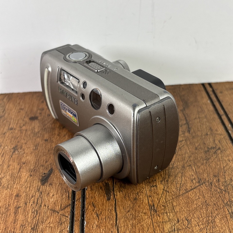 Samsung Digimax 4500 Super Silver 1.5" LCD 4MP 3x Optical Zoom Digital ...