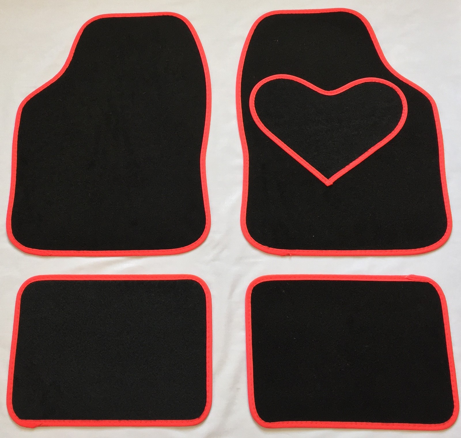 BLACK CAR MATS RED HEART HEEL PAD FOR TOYOTA IQ PRIUS RAV 4 YARIS | eBay UK