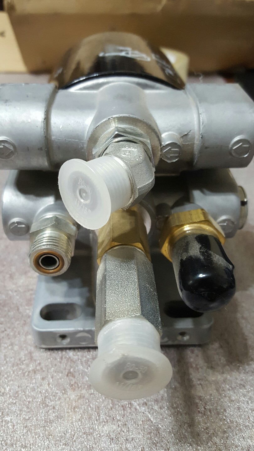 Genuine John Deere OEM Filter Assembly #RE528865 / RE523236 | eBay