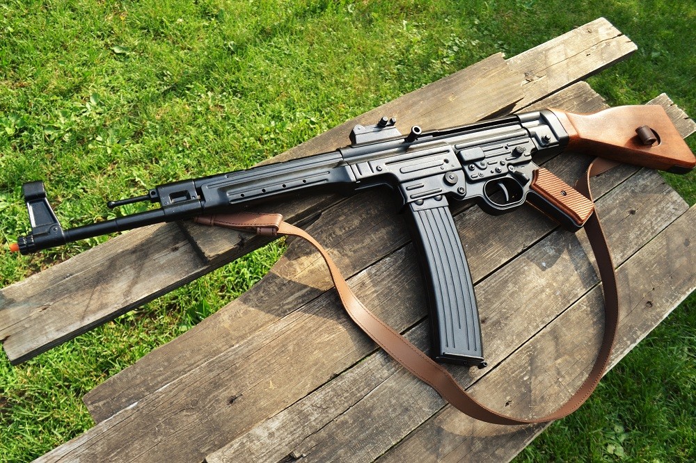 StG 44 German Sturmgewehr Storm Rifle - Submachine Gun - WWII - Denix ...